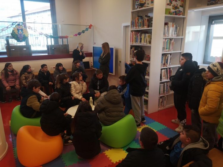 Βιβλιοθήκη Καλαμπάκας: Επίσκεψη της Ε΄ Τάξης του 5ου Δημοτικού Σχολείου ...