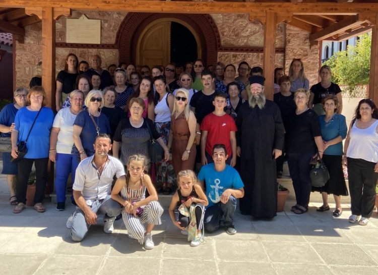 Με κέφι και πολλή χαρά η εκδρομή Χρυσομηλιωτών στην Αίγινα – KALAMPAKA ...