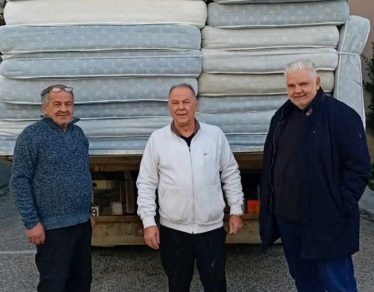 Διανομή Στρωμάτων στους πλημμυροπαθείς – Προσφορά από το Ξενοδοχείο ...
